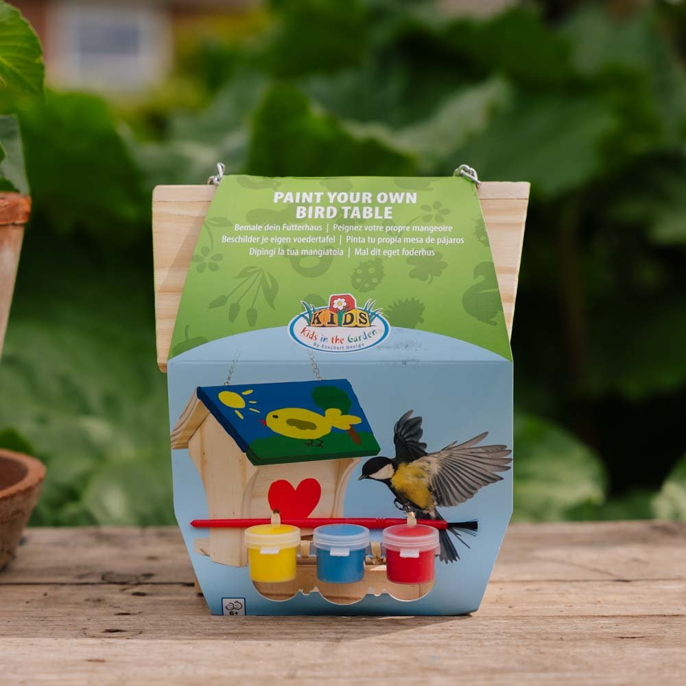 DIY-fågelbord med färg – kreativ matstation